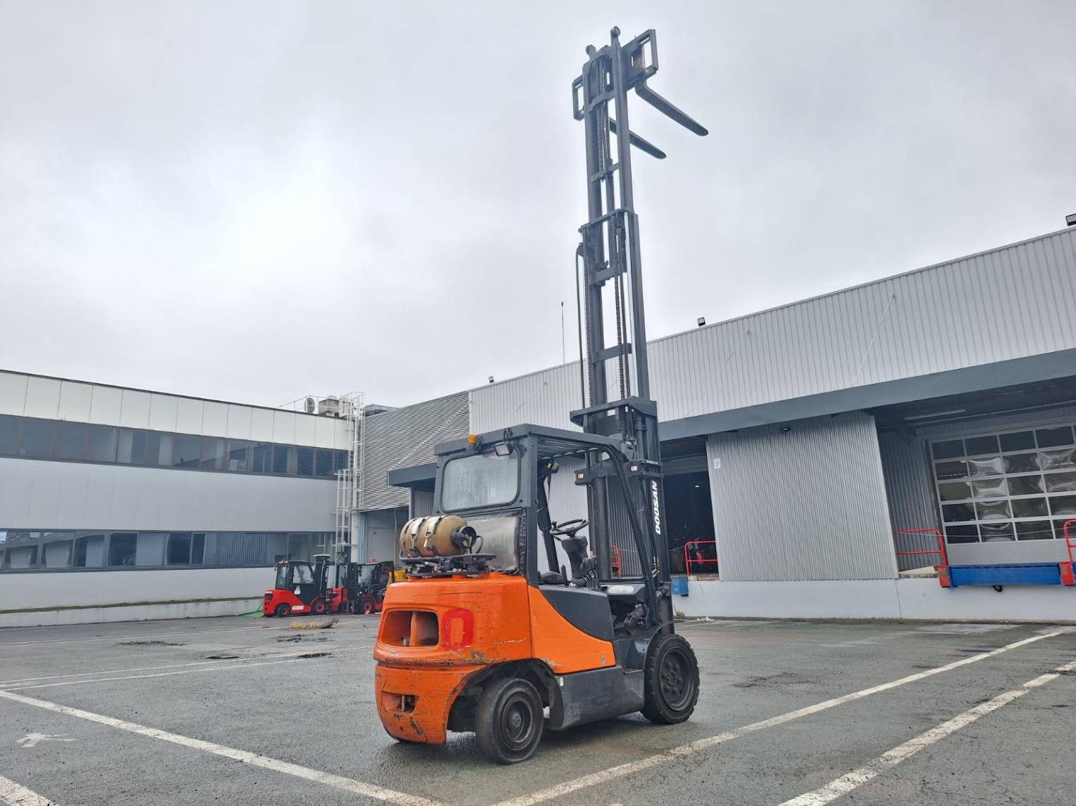 Chariot élévateur frontal 4 roues Doosan G33P-5 d'occasion en vente sur ...